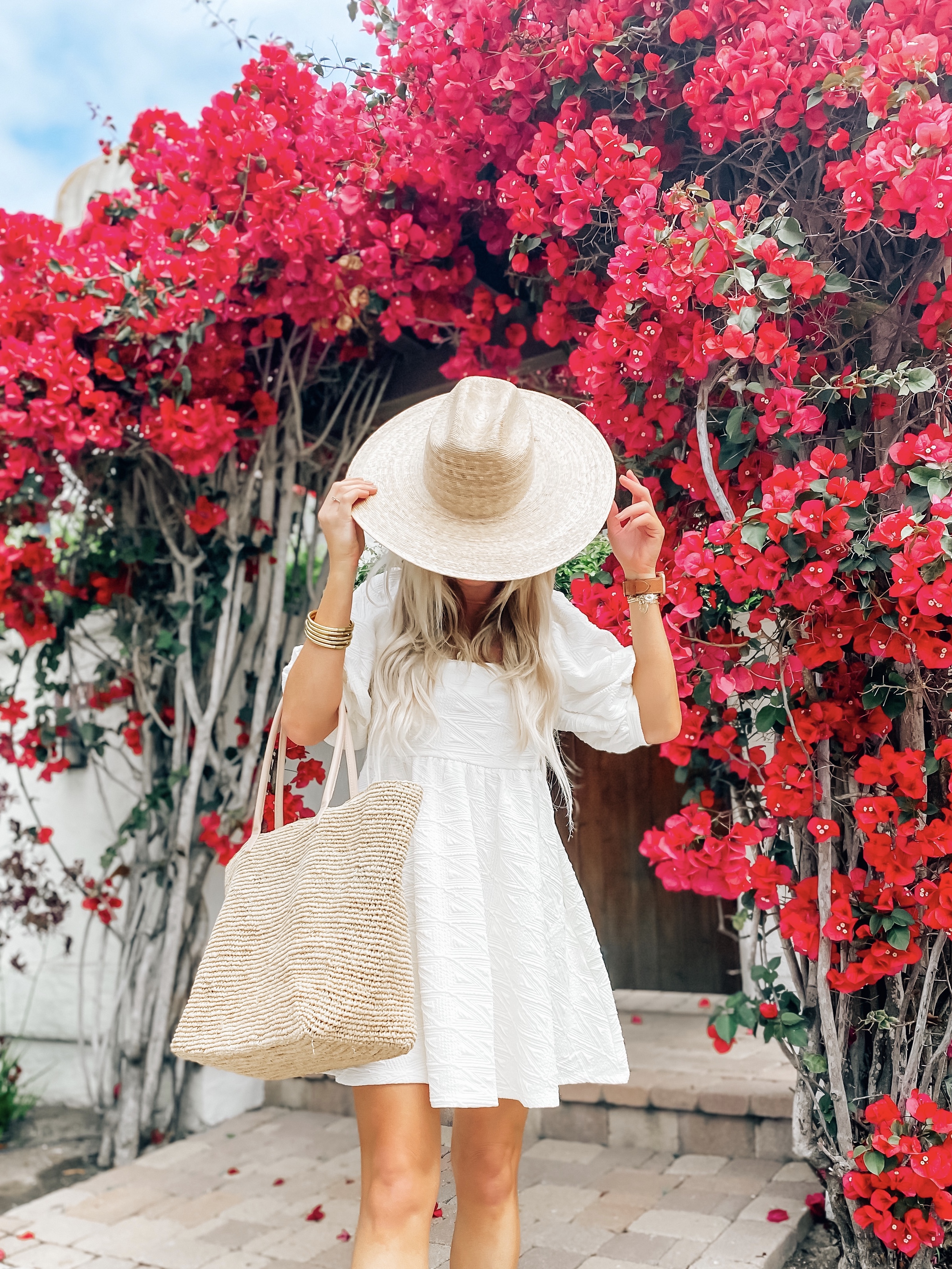 HOW TO POSE + TAKE GOOD INSTAGRAM PHOTOS - Torey's Treasures